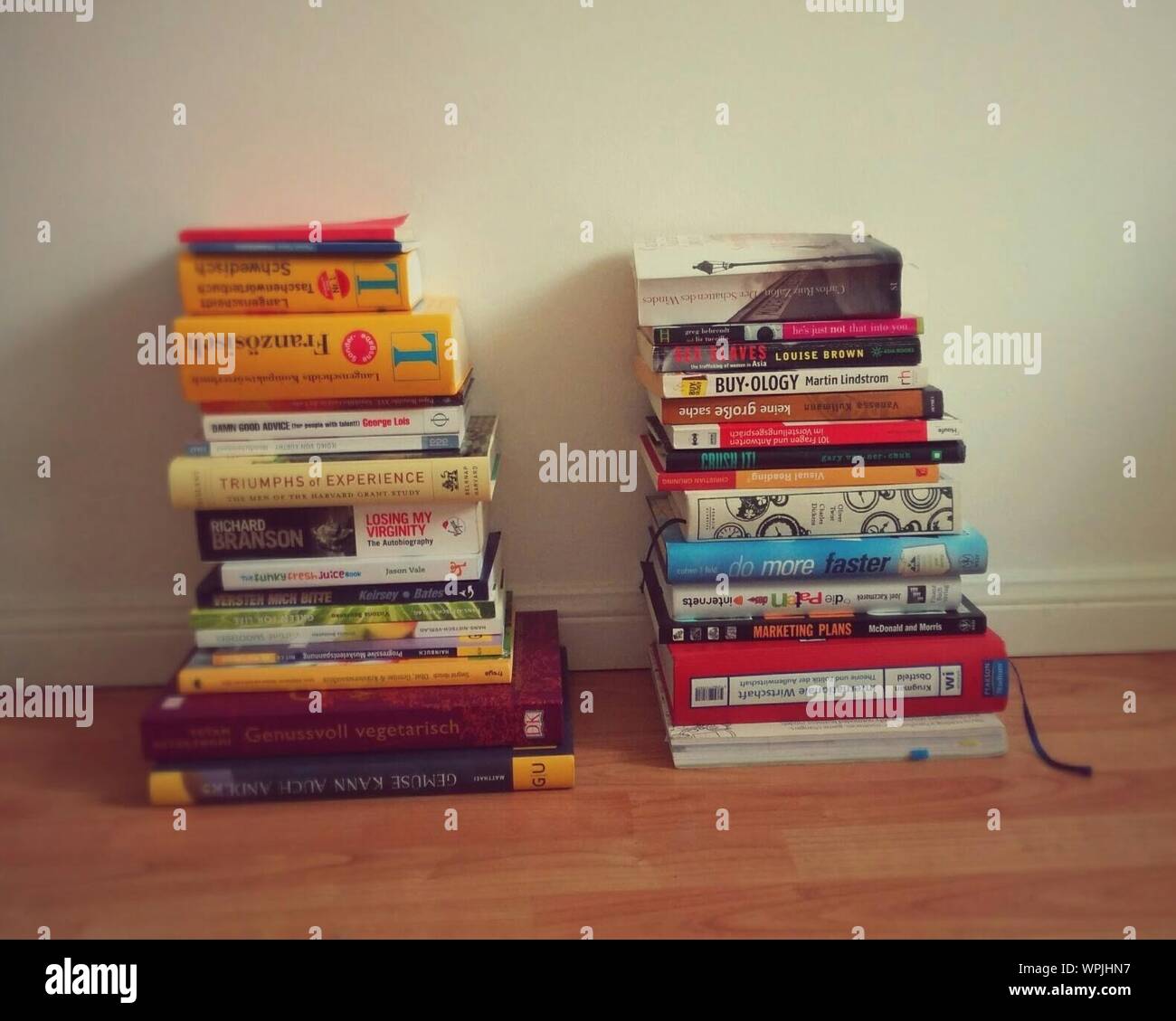 Book pile no people hi-res stock photography and images - Alamy