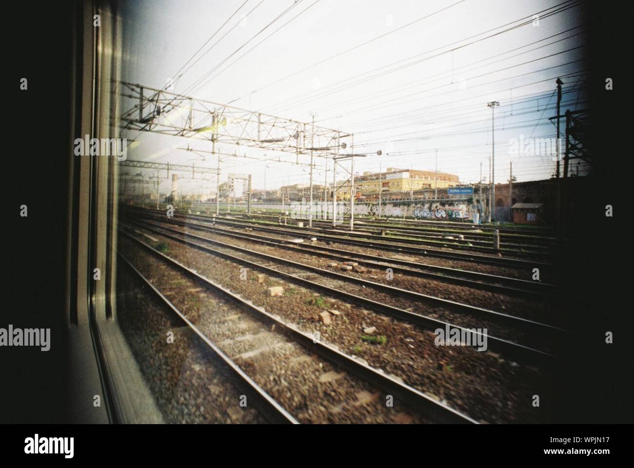 Railway tracks parallel hi-res stock photography and images - Alamy