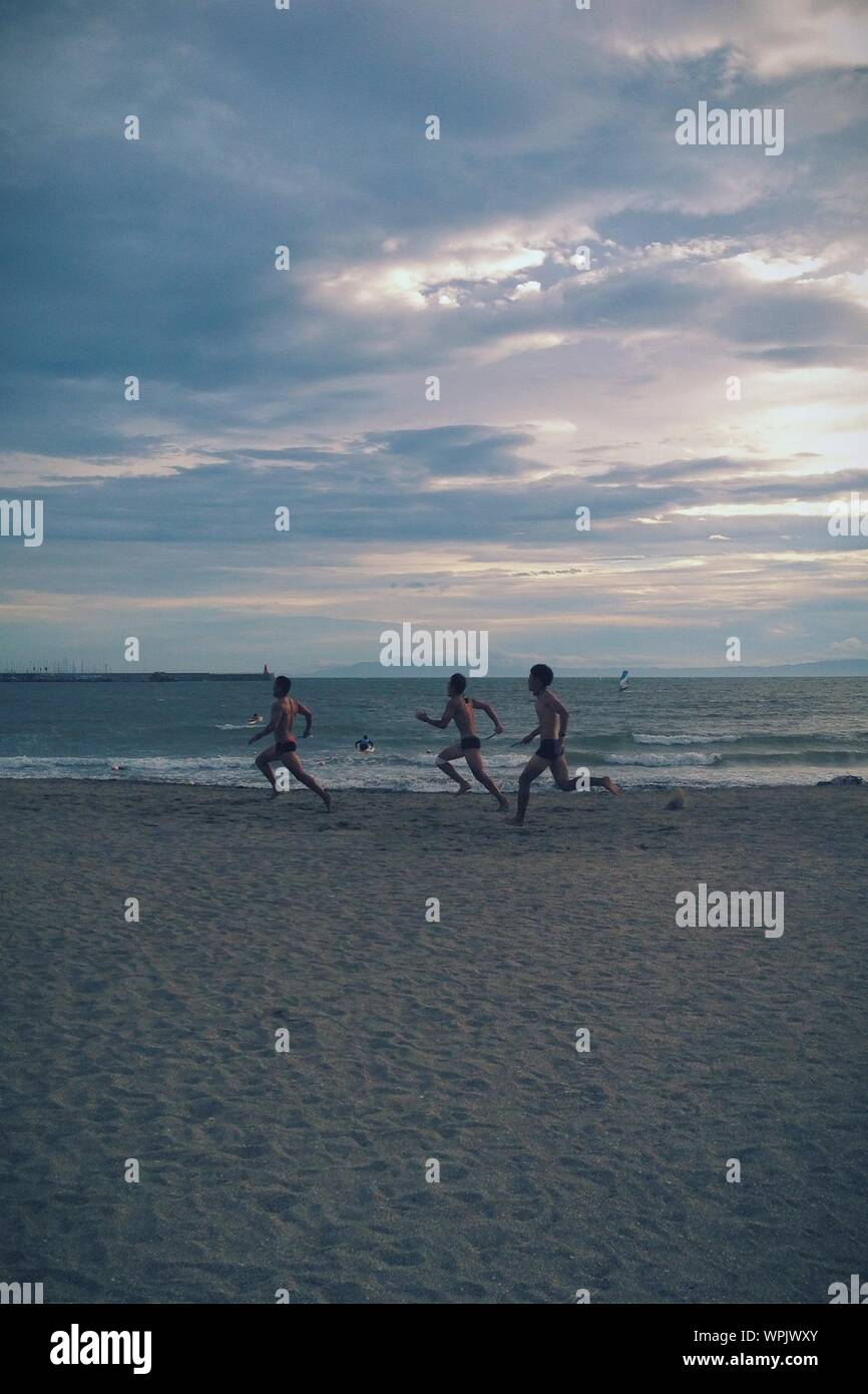 Swimming trunks hi-res stock photography and images - Alamy