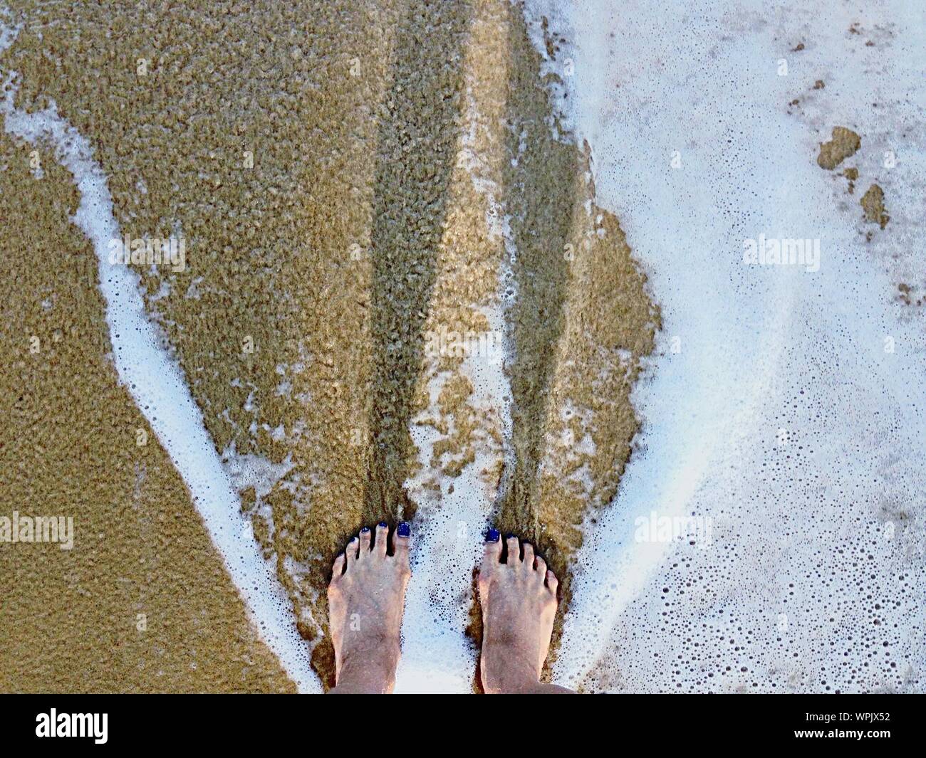 Feet beach toe hi-res stock photography and images - Alamy