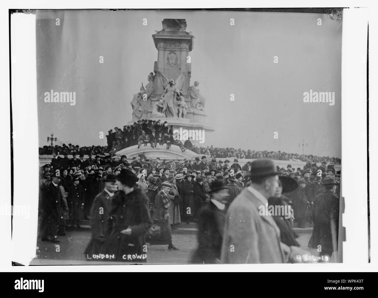 Crowd area Black and White Stock Photos & Images - Alamy