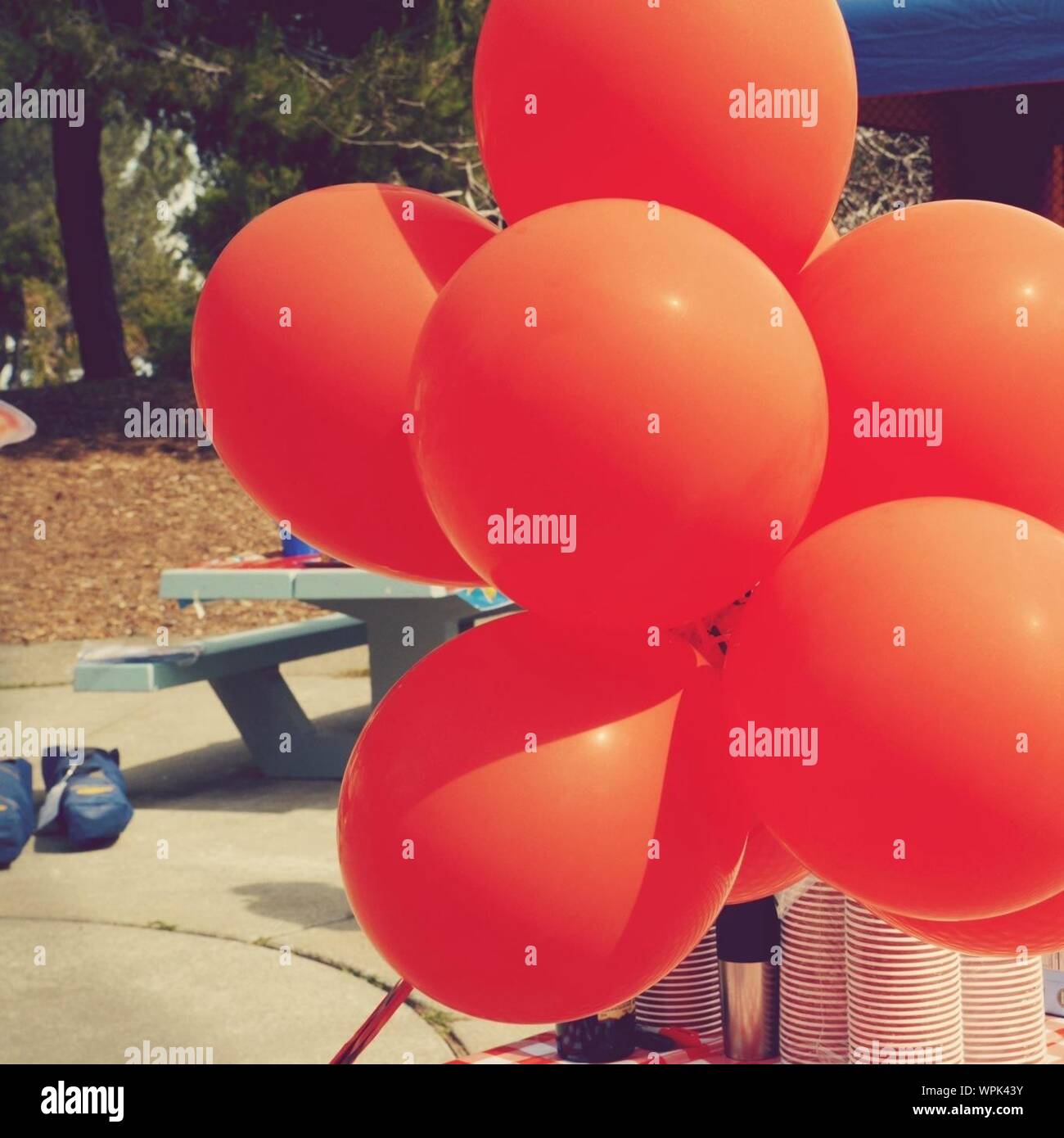 Red balloons hi-res stock photography and images - Alamy