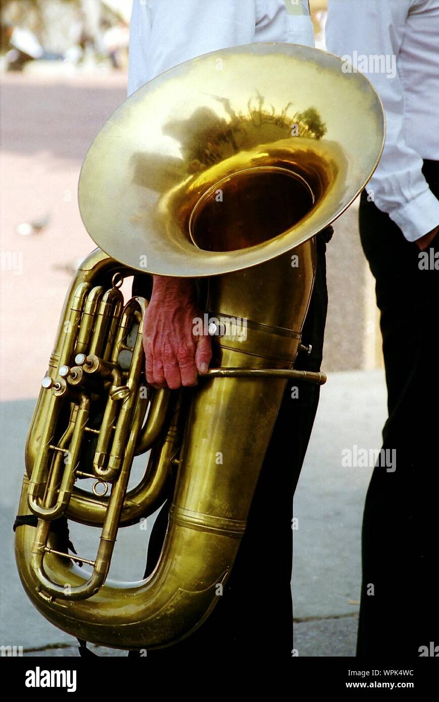 People music instrument street hi-res stock photography and images - Alamy