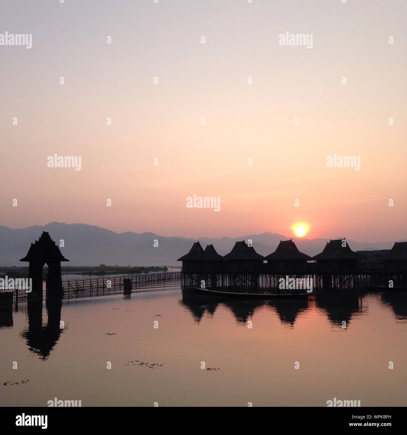 Stilt huts hi-res stock photography and images - Alamy