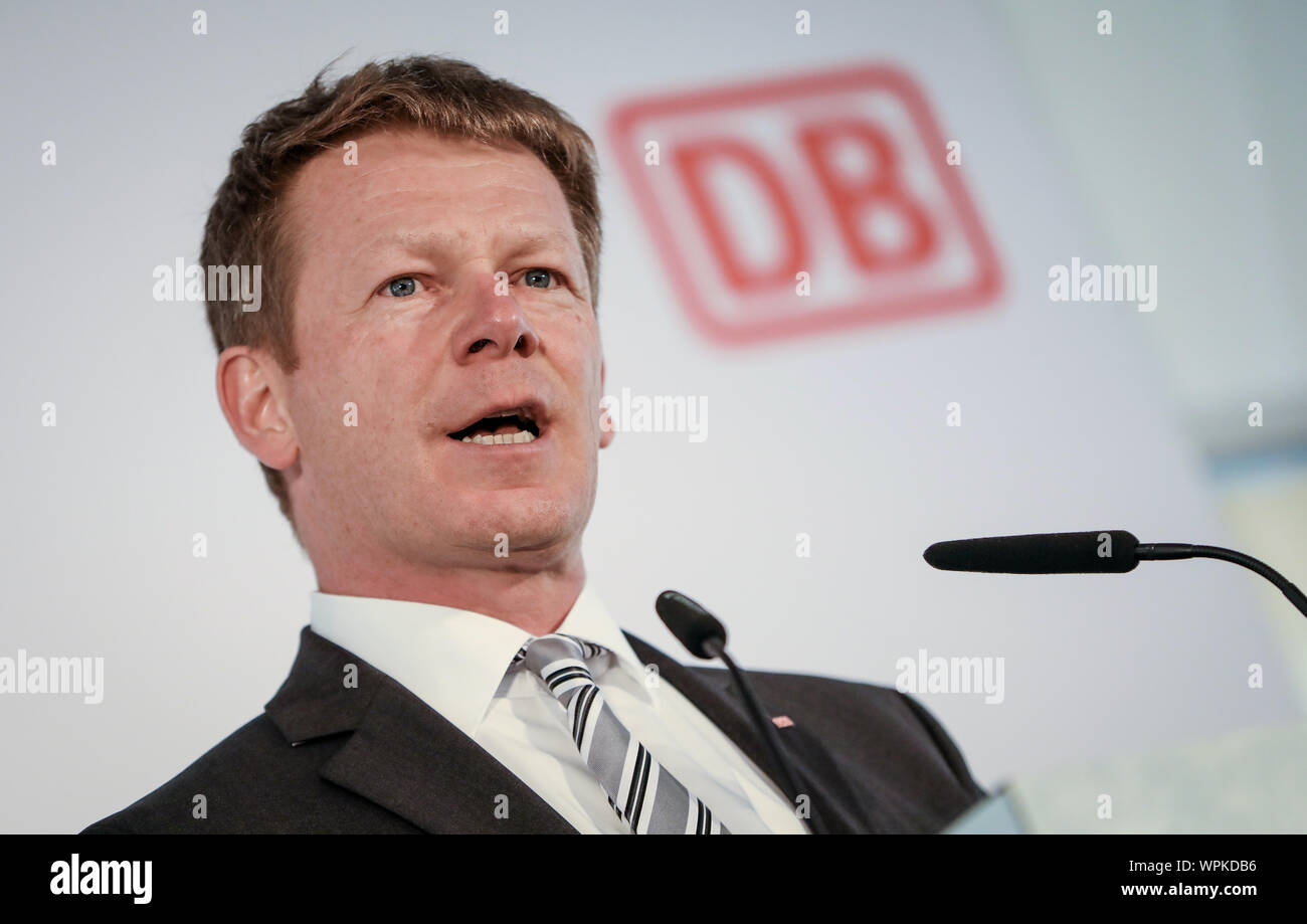 Lutz long hi-res stock photography and images - Alamy