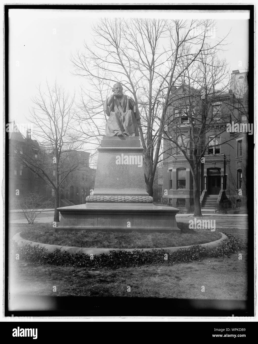 Longfellow statue hi-res stock photography and images - Alamy