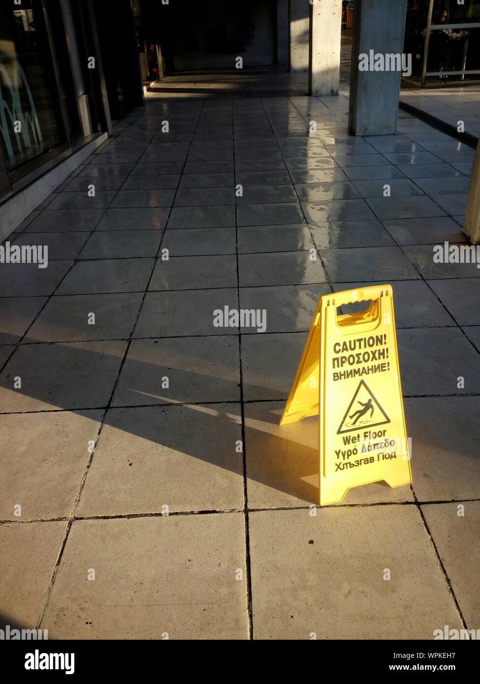 Safety floor sign hi-res stock photography and images - Alamy