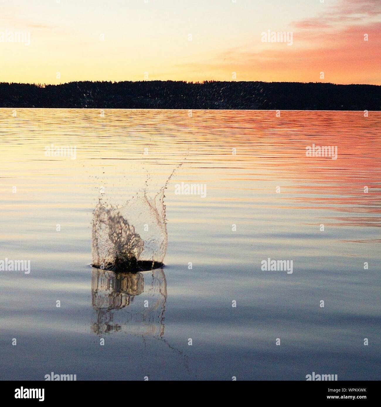 Stone water splash hi-res stock photography and images - Alamy