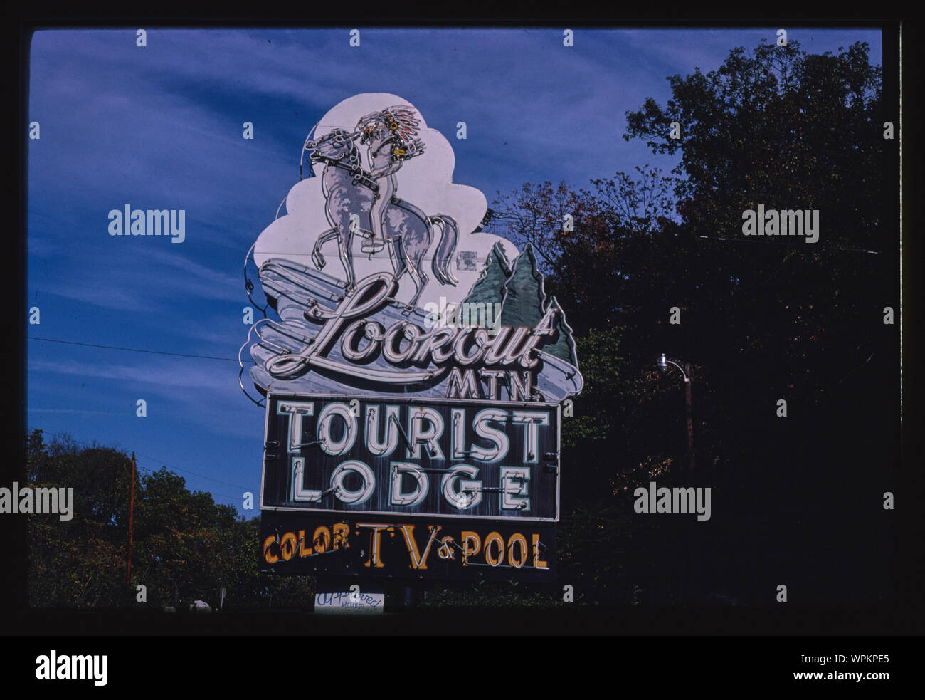 Lookout Mountain Tourist Lodge sign, vertical view, Chattanooga ...