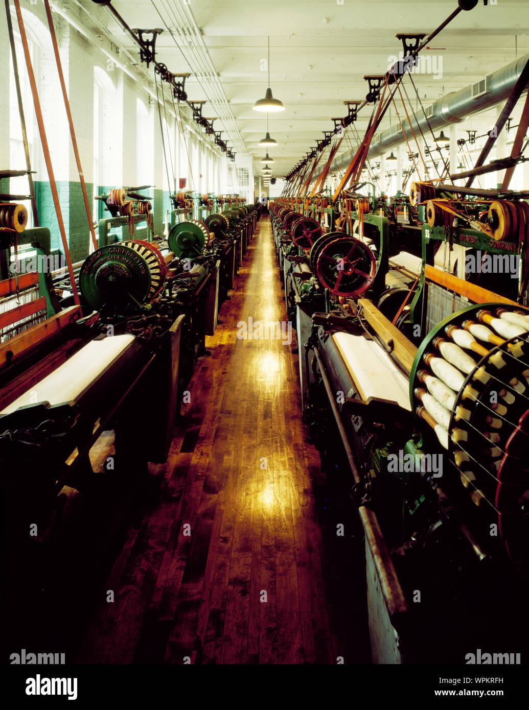 Looms inside the old Boott Cotton Mill No. 6 in Lowell, Massachusetts ...
