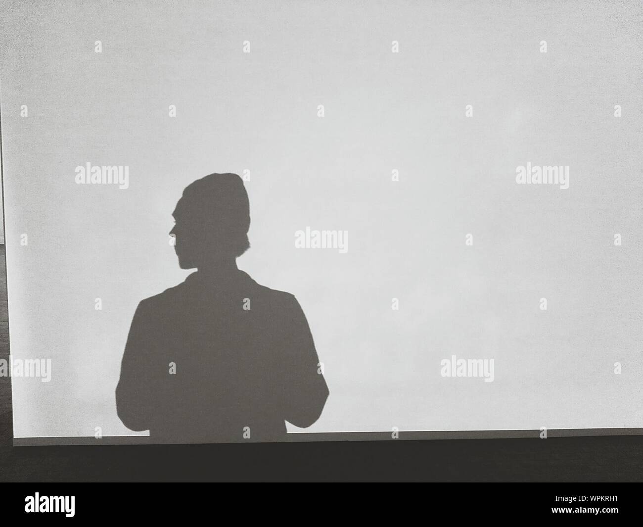 Shadow screen hi-res stock photography and images - Alamy