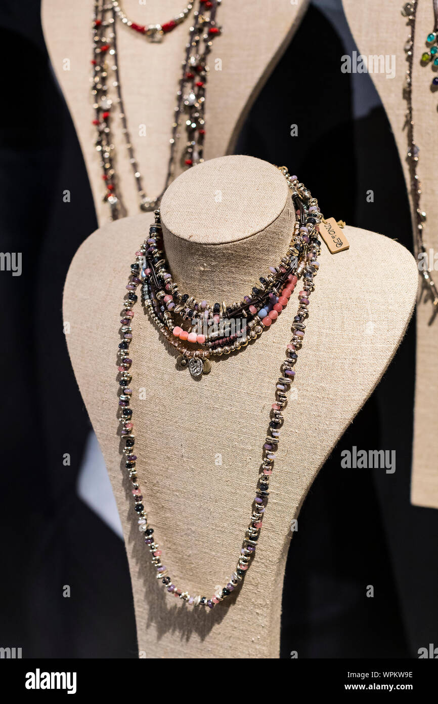 Unode50 store hi-res stock photography and images - Alamy
