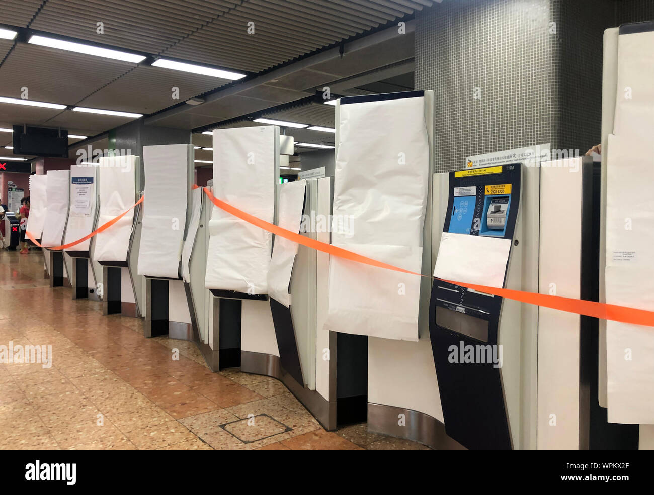 (190909) -- HONG KONG, Sept. 9, 2019 (Xinhua) -- Photo taken on Sept. 9 ...