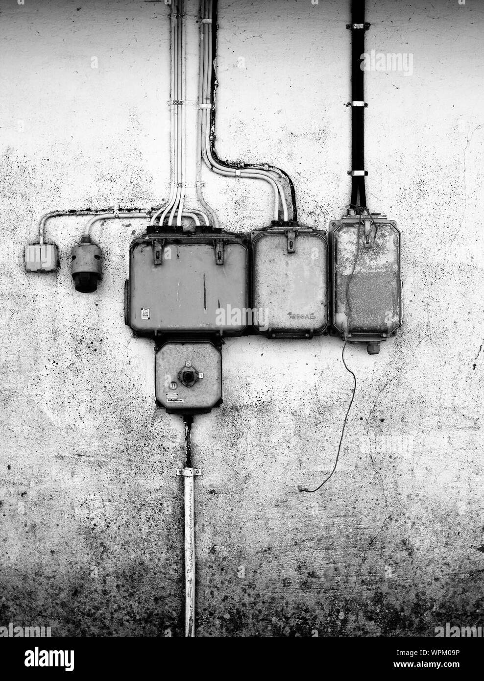 Fuse boxes hi-res stock photography and images - Alamy