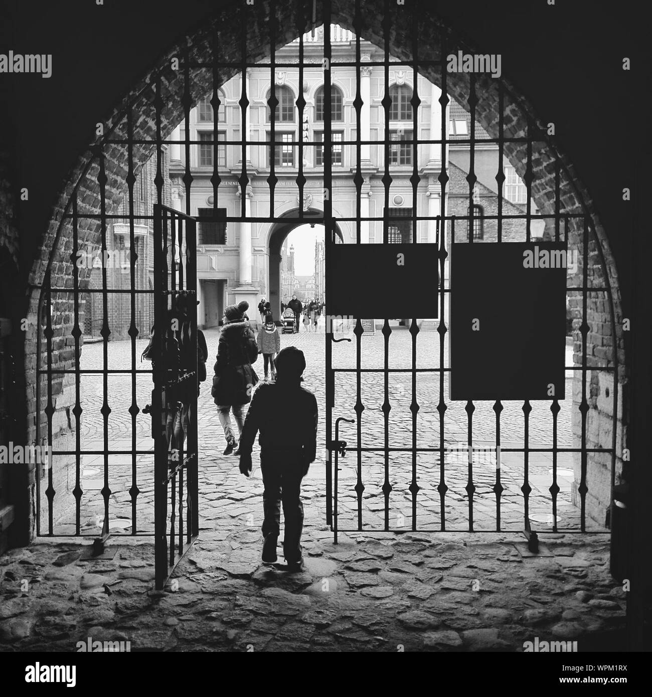 Through gateway hi-res stock photography and images - Alamy