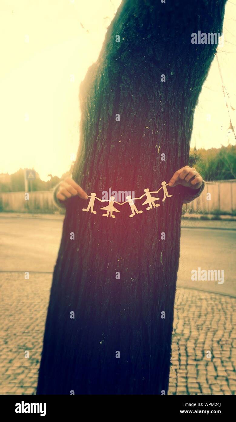 Paper Chain Tree High Resolution Stock Photography and Images - Alamy