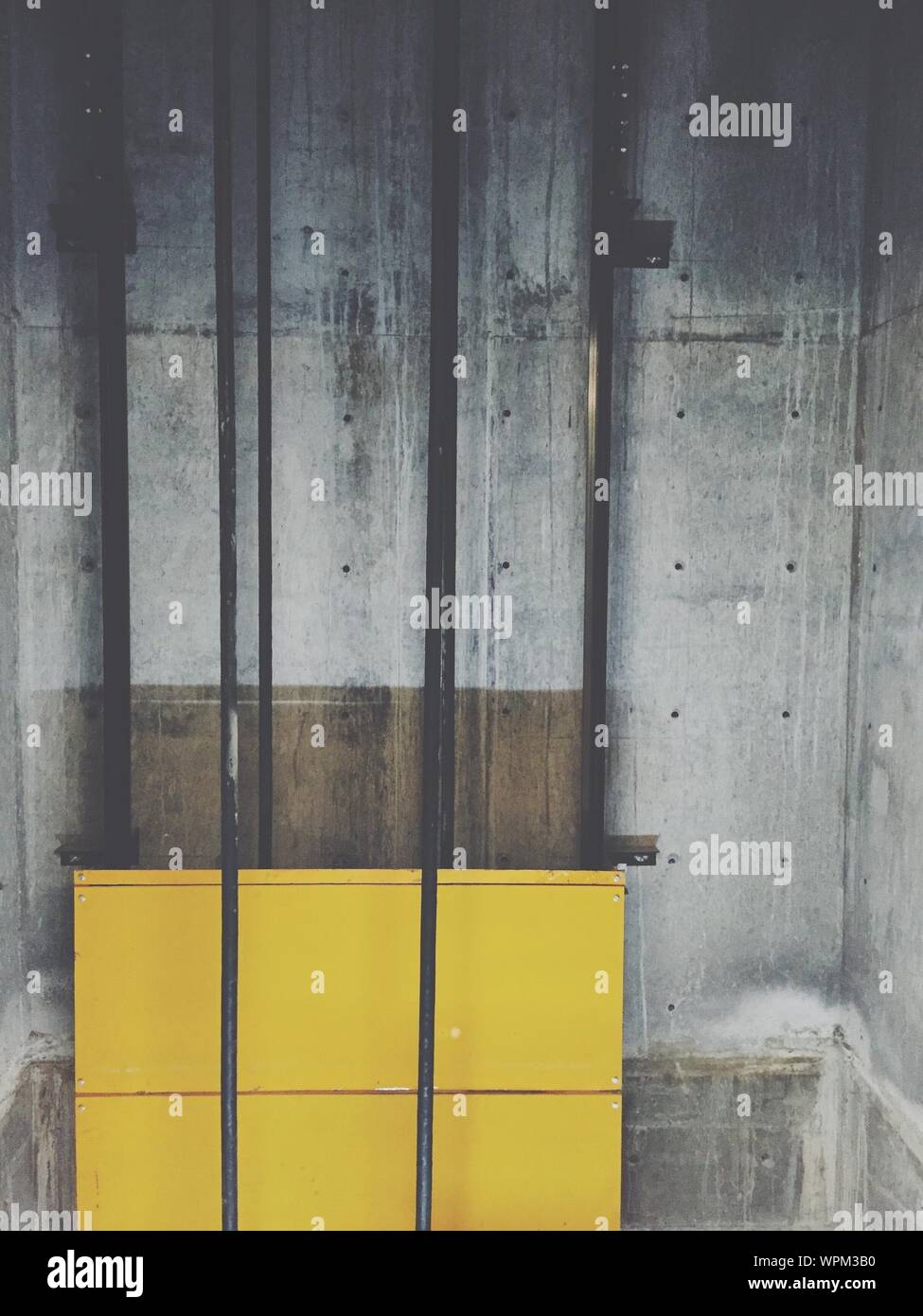 Cable elevator hi-res stock photography and images - Alamy