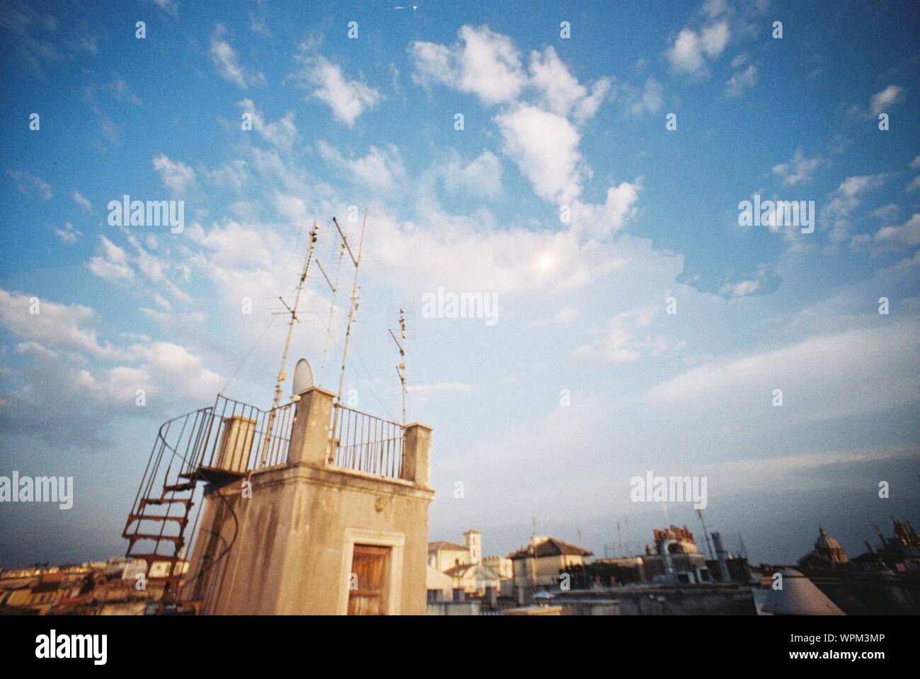 City rooftop hi-res stock photography and images - Alamy