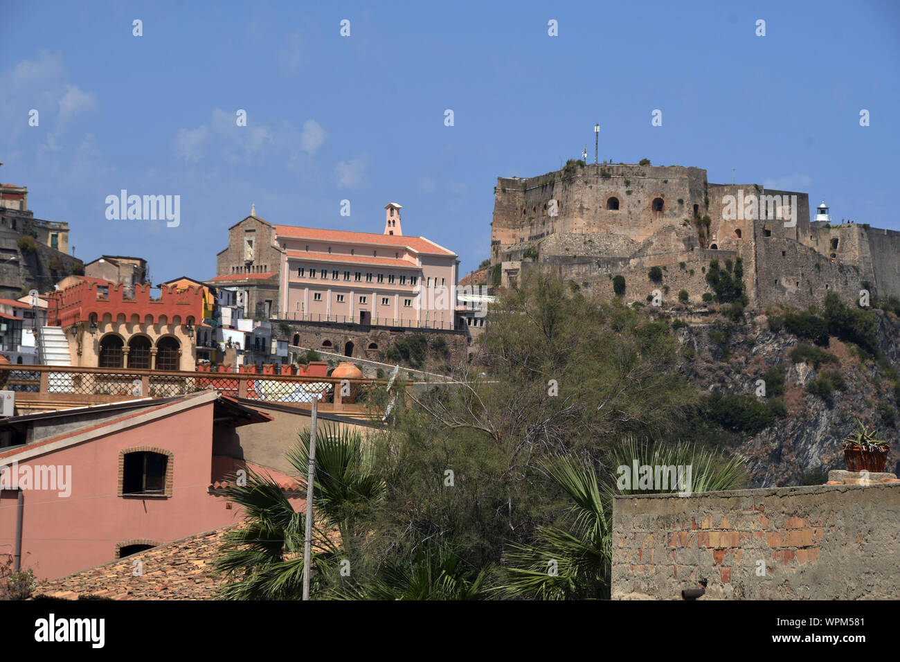 Castle matrix hi-res stock photography and images - Alamy