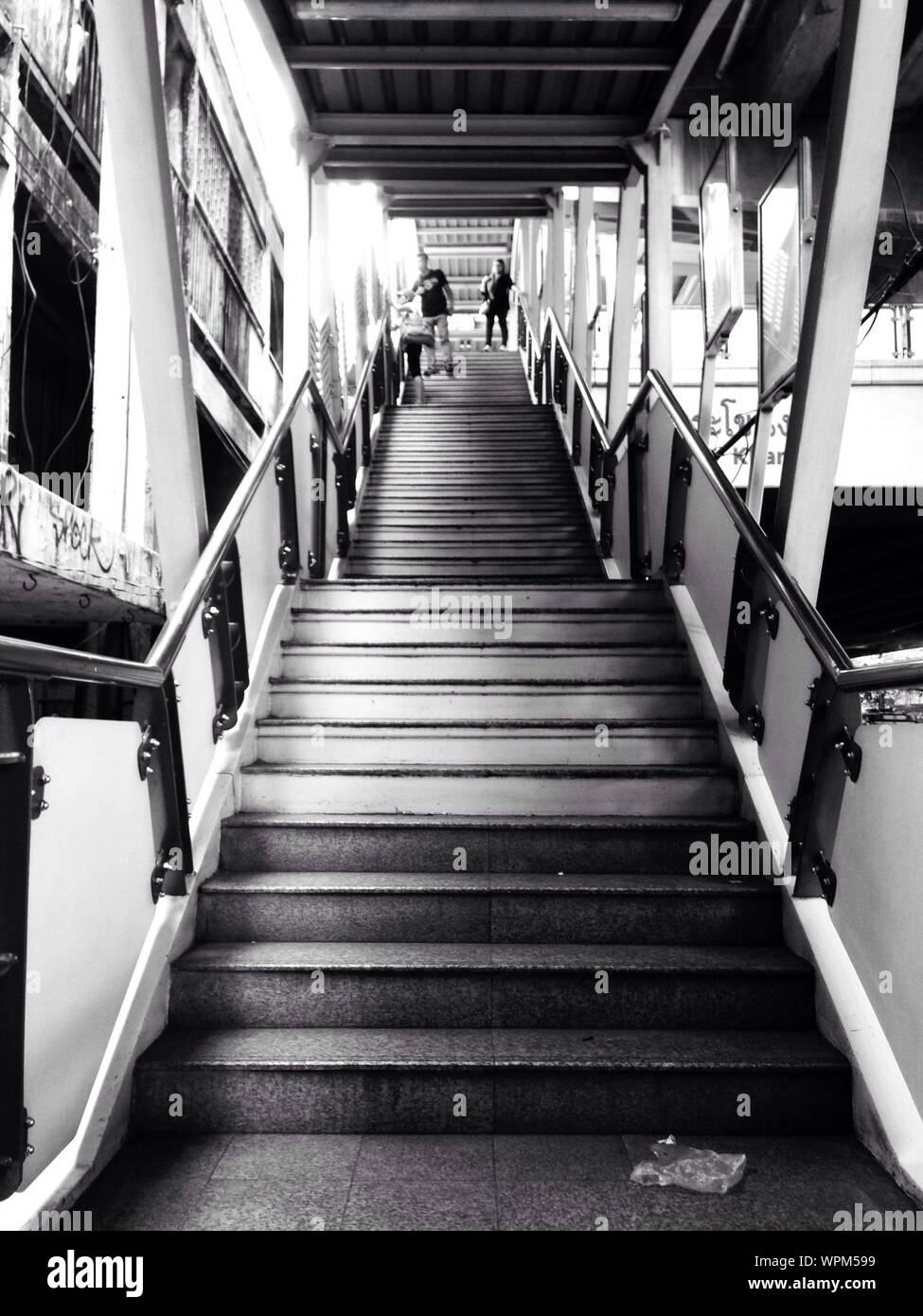 Two way steps hi-res stock photography and images - Alamy