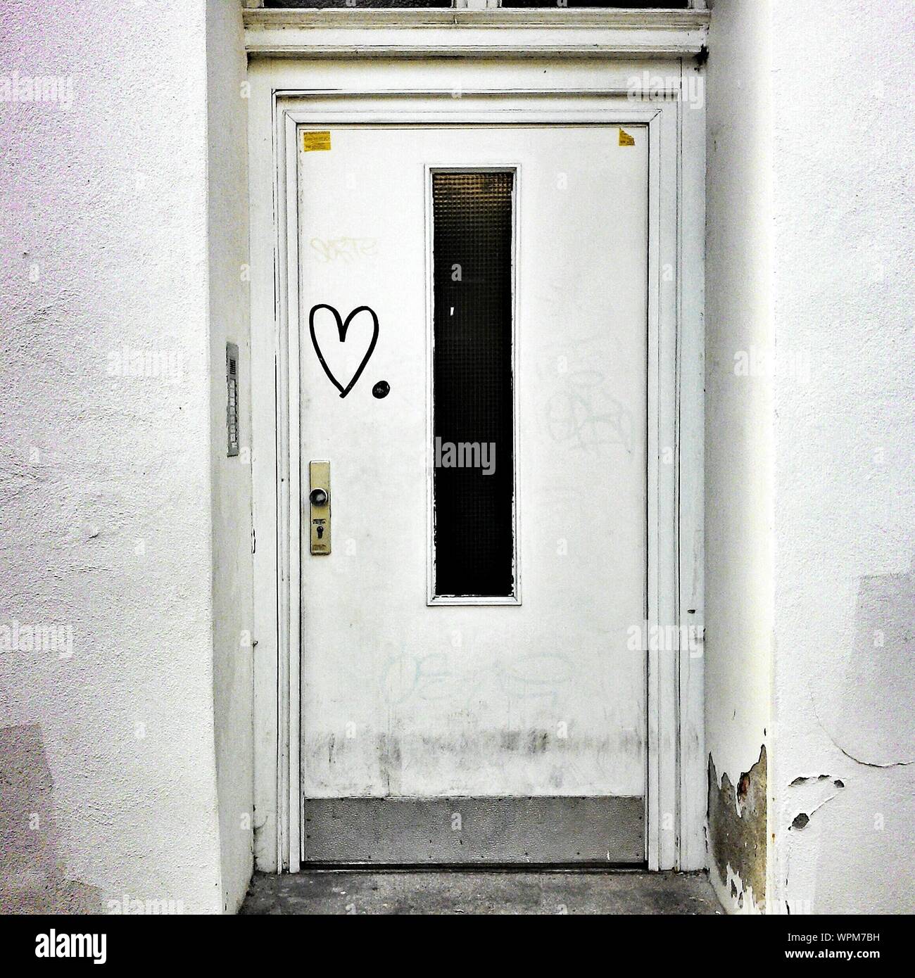 Closed heart hi-res stock photography and images - Alamy