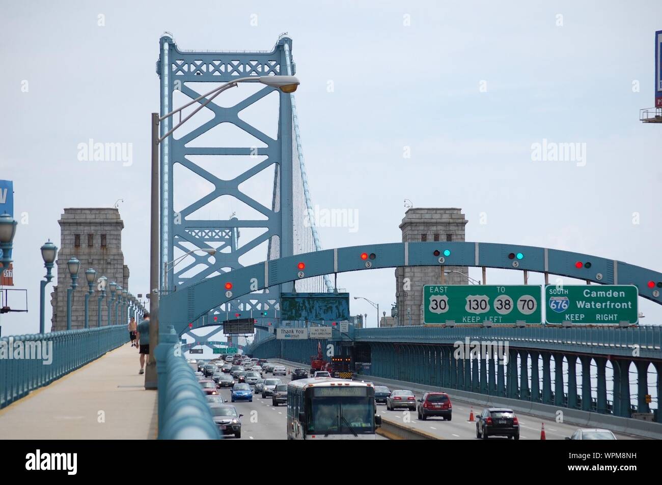 Ben franklin bridge hi-res stock photography and images - Alamy