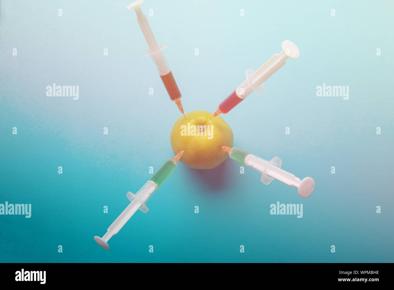 Blue apple fruit genetically modified hi-res stock photography and images - Alamy