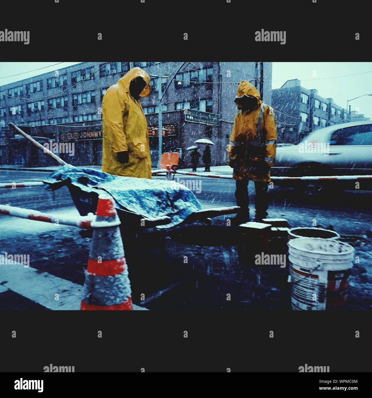 Winter construction worker hi-res stock photography and images - Alamy