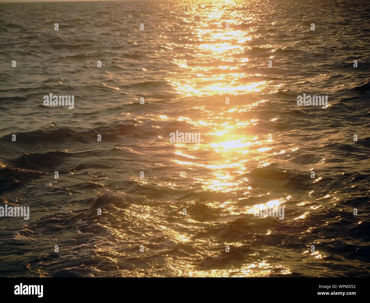 Shiny waves hi-res stock photography and images - Alamy