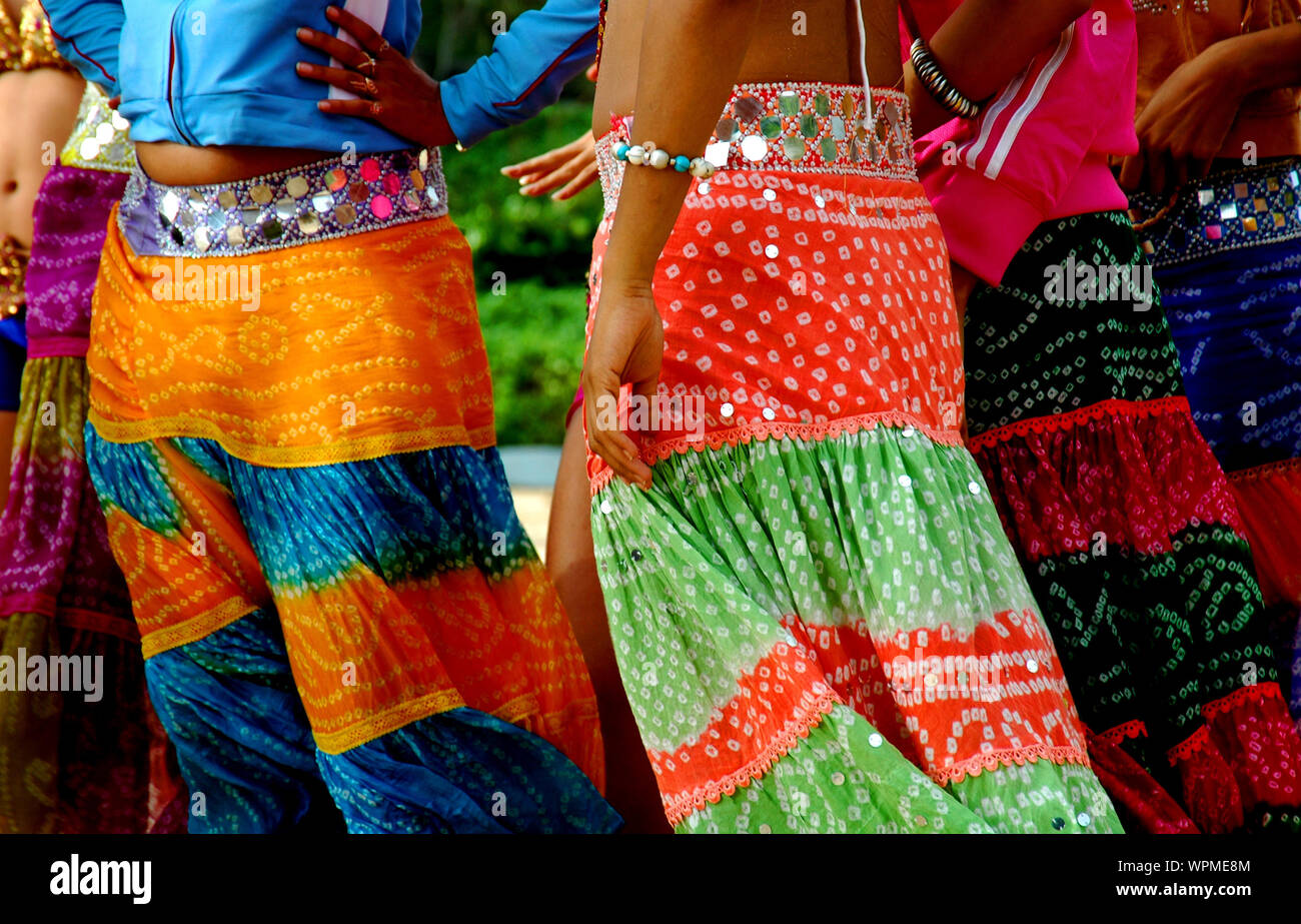 Traditional clothing women hi-res stock photography and images - Alamy