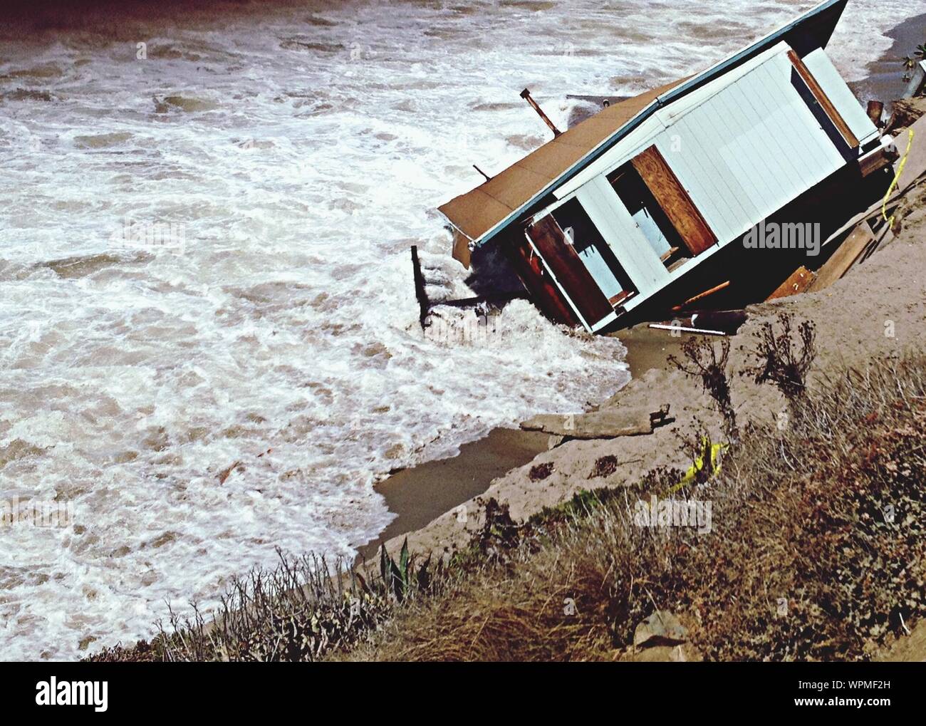 House assistance hi-res stock photography and images - Alamy