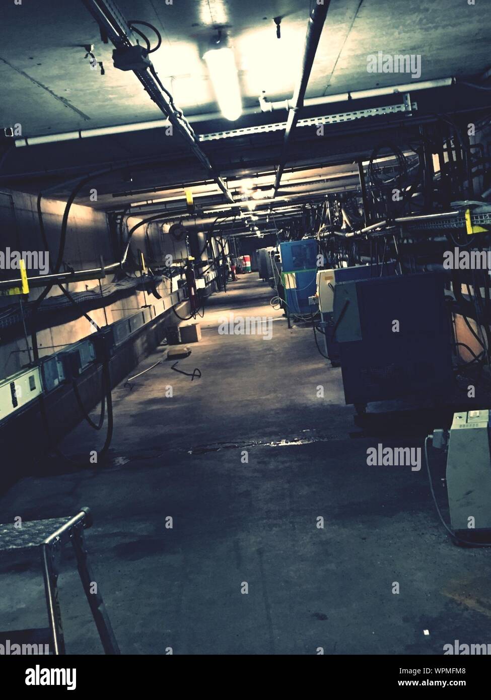 Light ceiling factory hi-res stock photography and images - Alamy