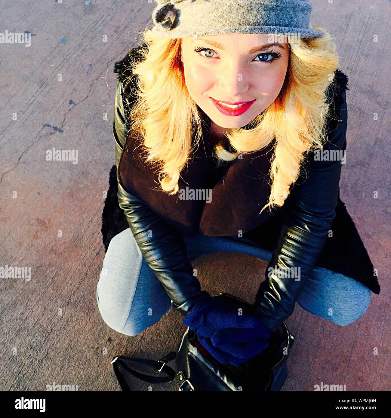 Three quarter portrait view hi-res stock photography and images - Alamy