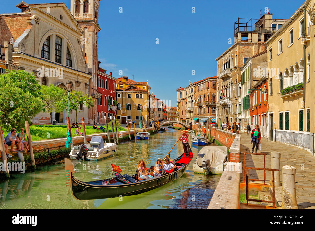 Canal and gondola canal and gondola hi-res stock photography and images ...