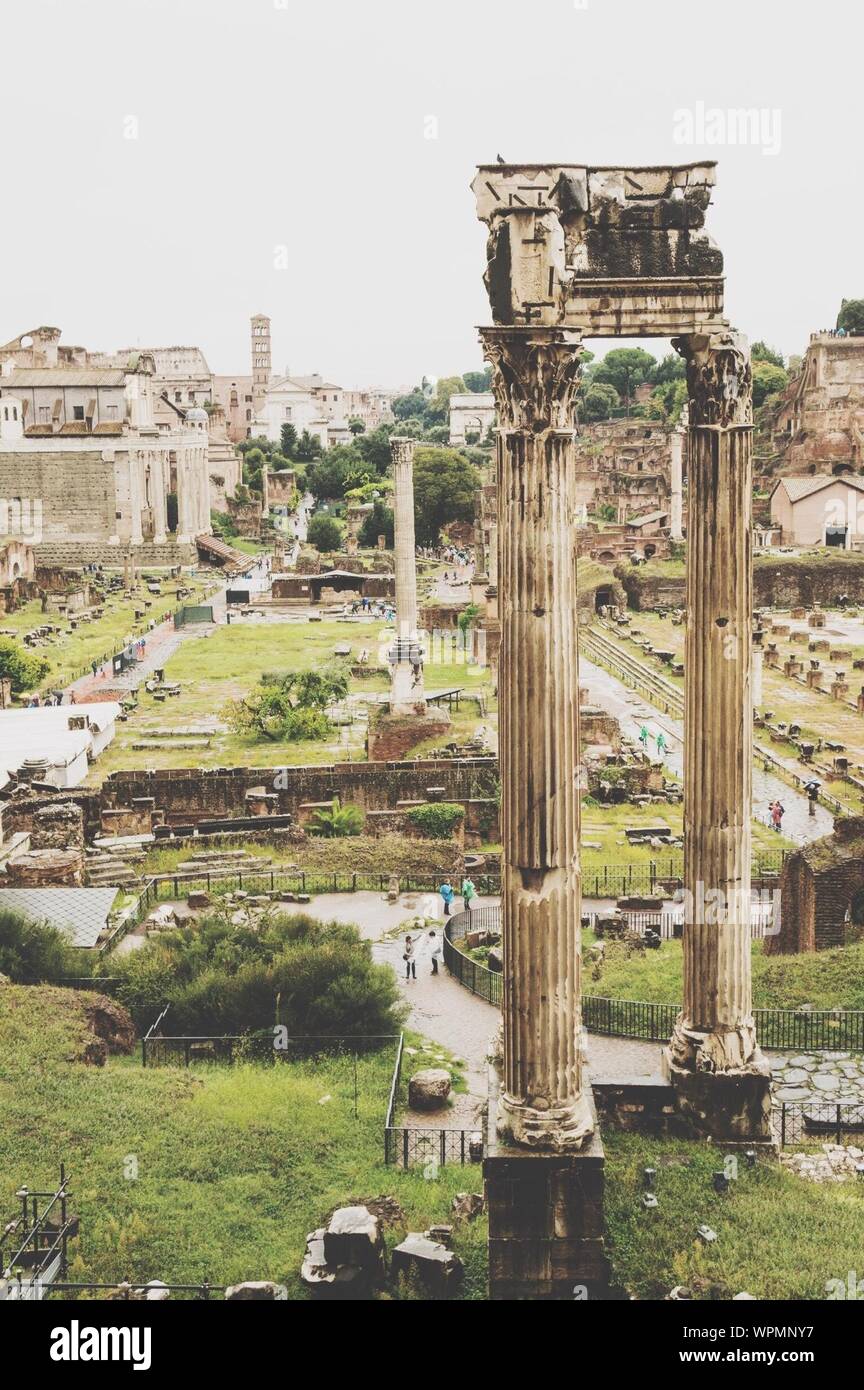 Ruined structures hi-res stock photography and images - Alamy