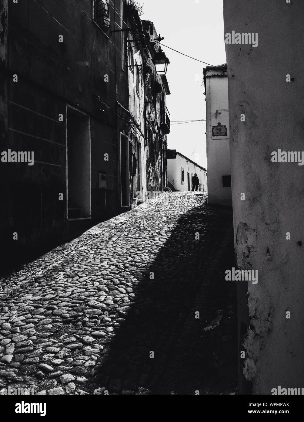 Narrow row houses hi-res stock photography and images - Alamy