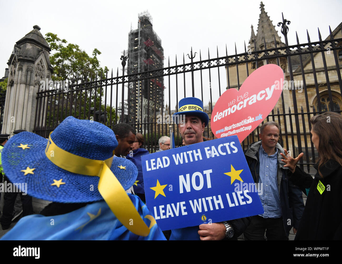 EU supporters near to the Houses of Parliament in London Stock Photo ...