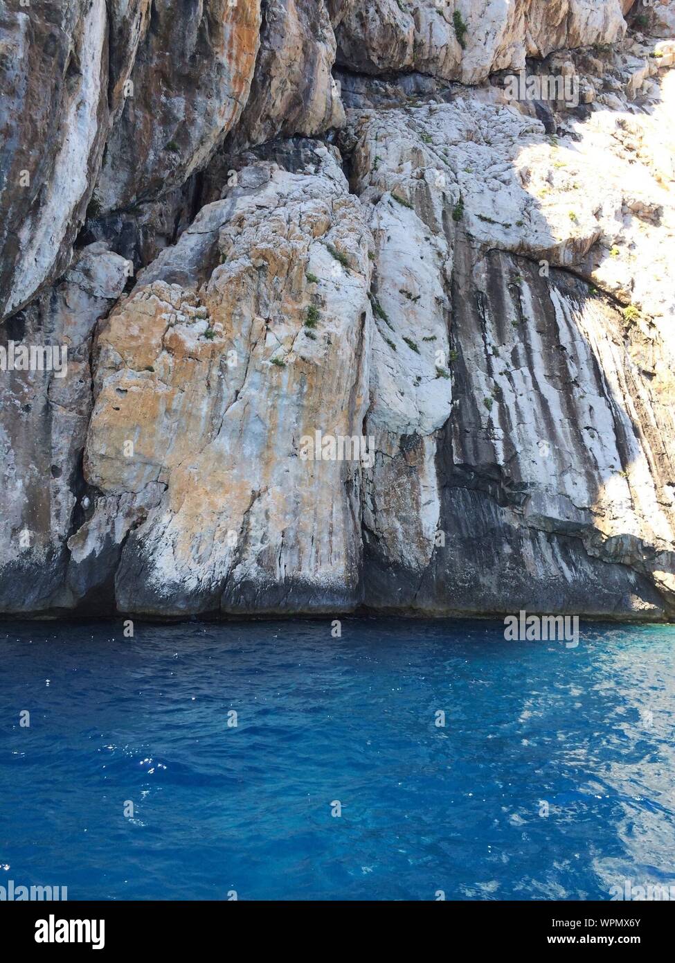 Shadow beneath hi-res stock photography and images - Alamy