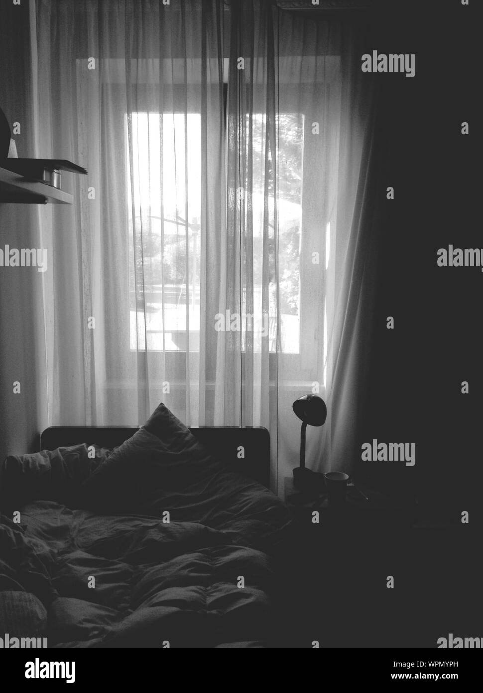 Bed sheet covered window hi-res stock photography and images - Alamy