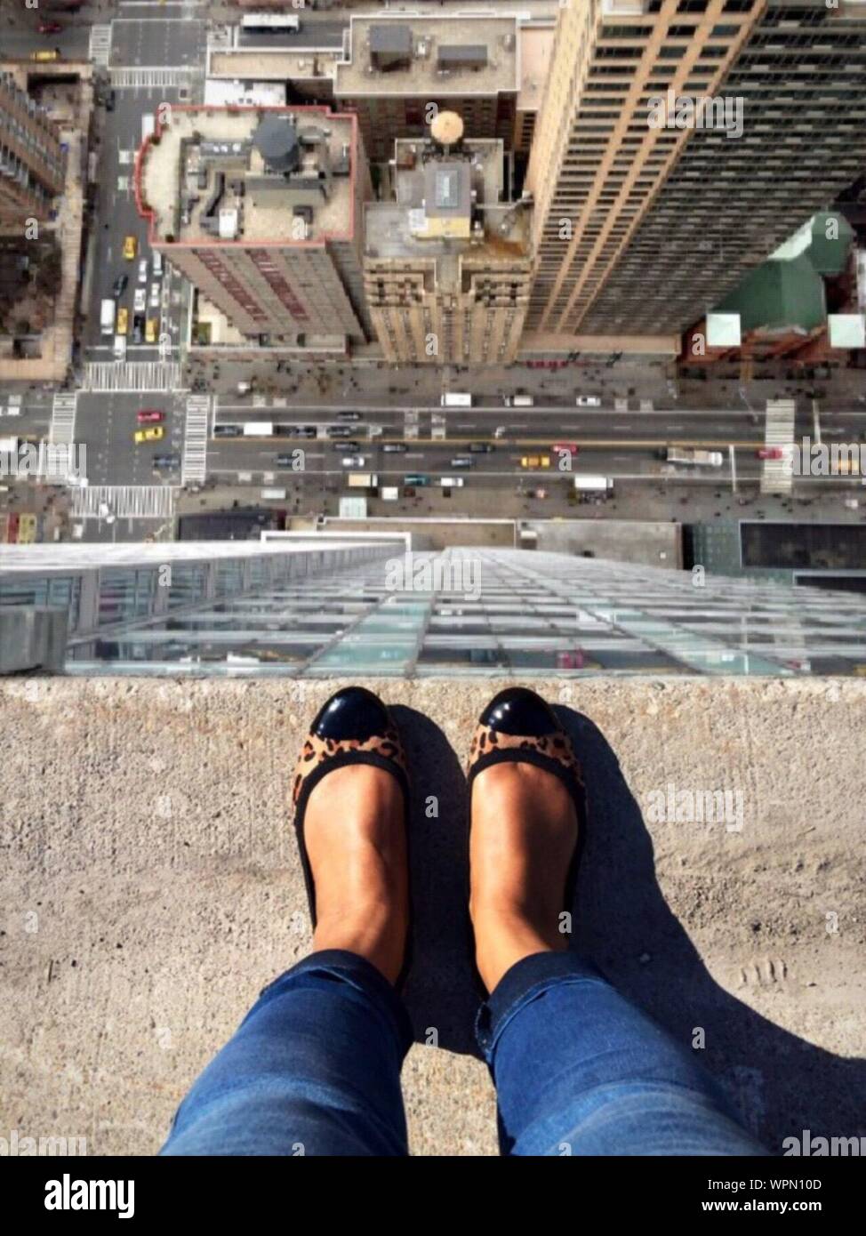 Rooftop edge view hi-res stock photography and images - Alamy