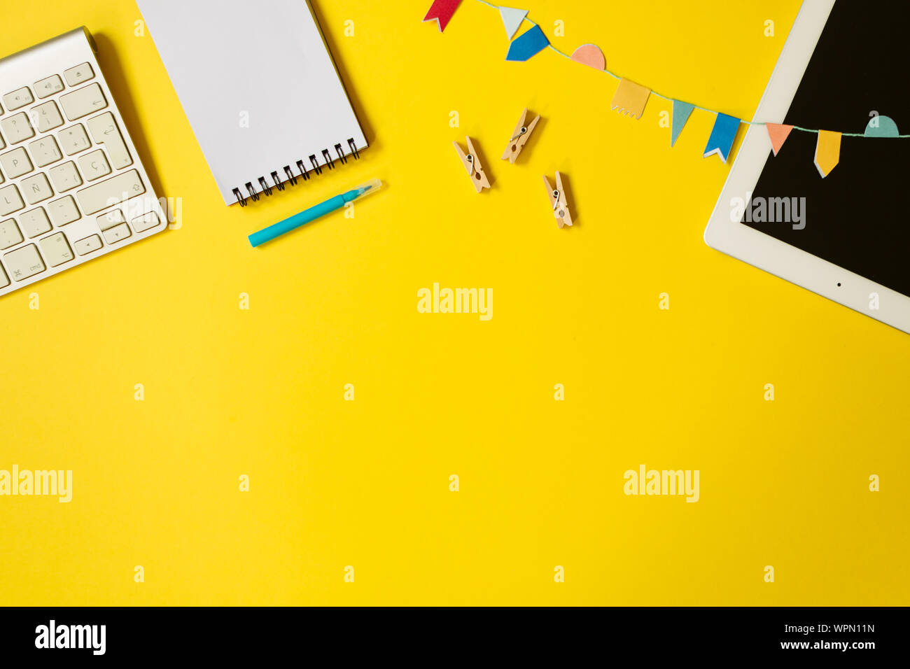 Small clothes pegs hi-res stock photography and images - Alamy