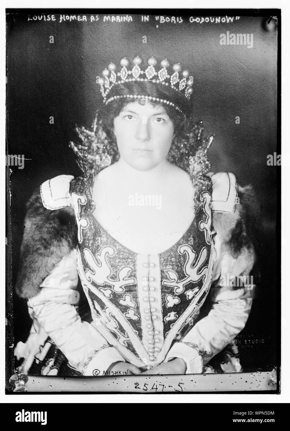 Photo shows in Cut Out Stock Images & Pictures - Alamy