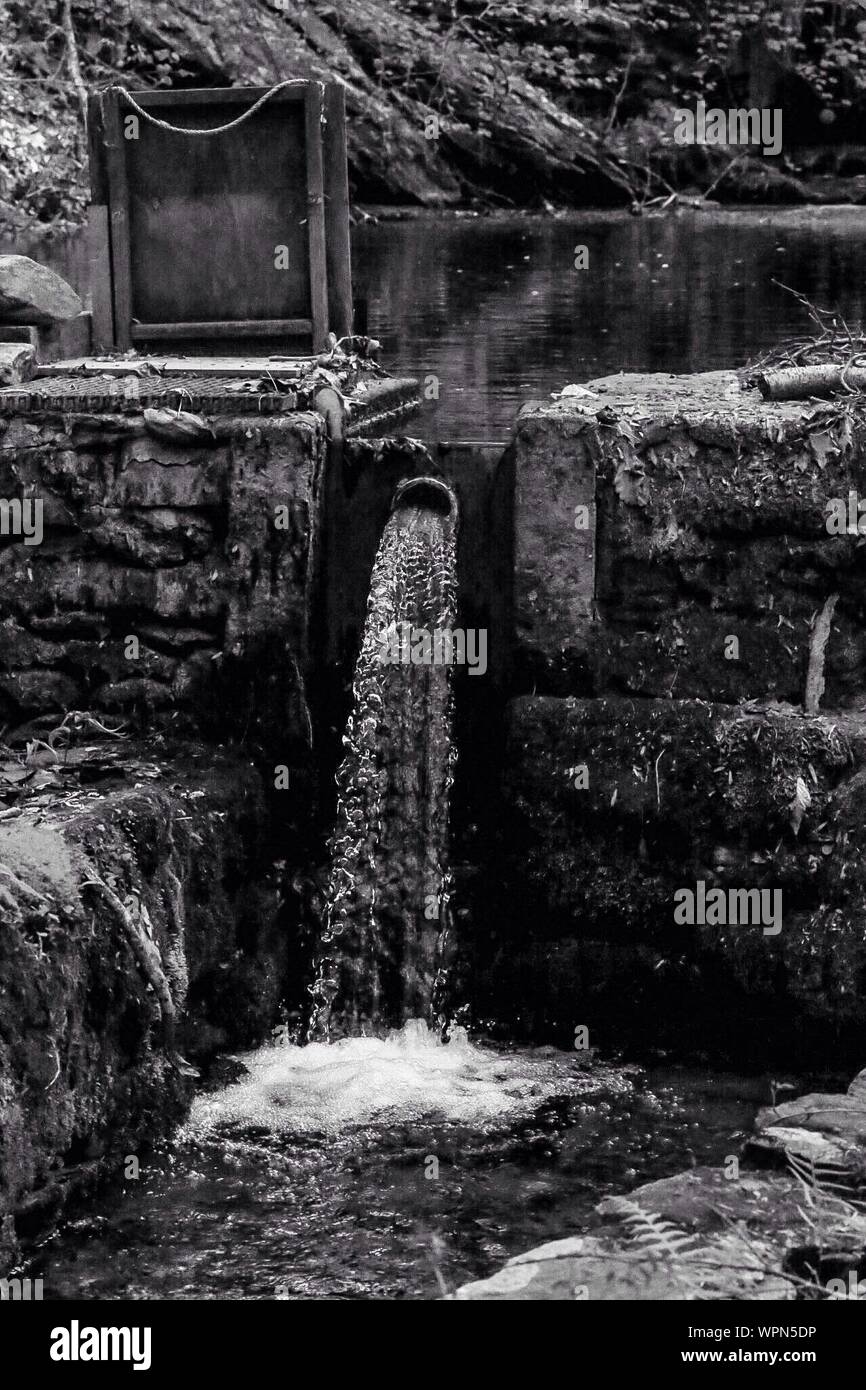 Water flowing drainage pipe hi-res stock photography and images - Alamy