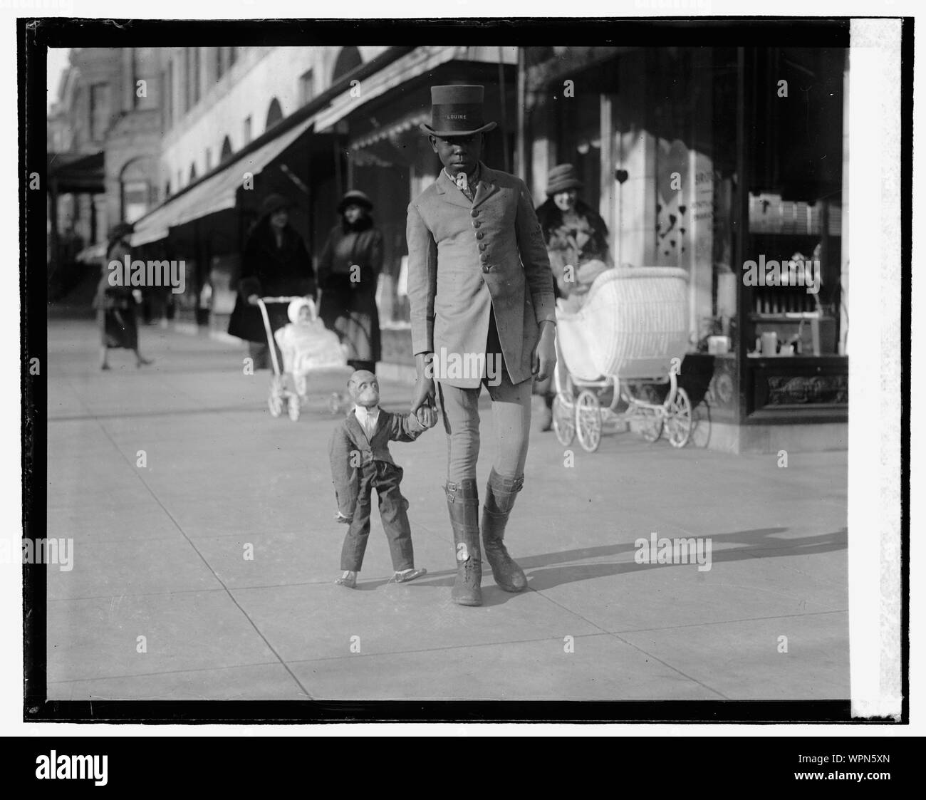 Shop early 1900s Cut Out Stock Images & Pictures - Alamy