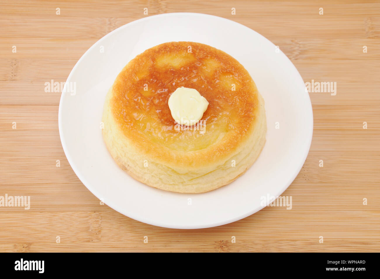 Single pancake butter syrup hi-res stock photography and images - Alamy
