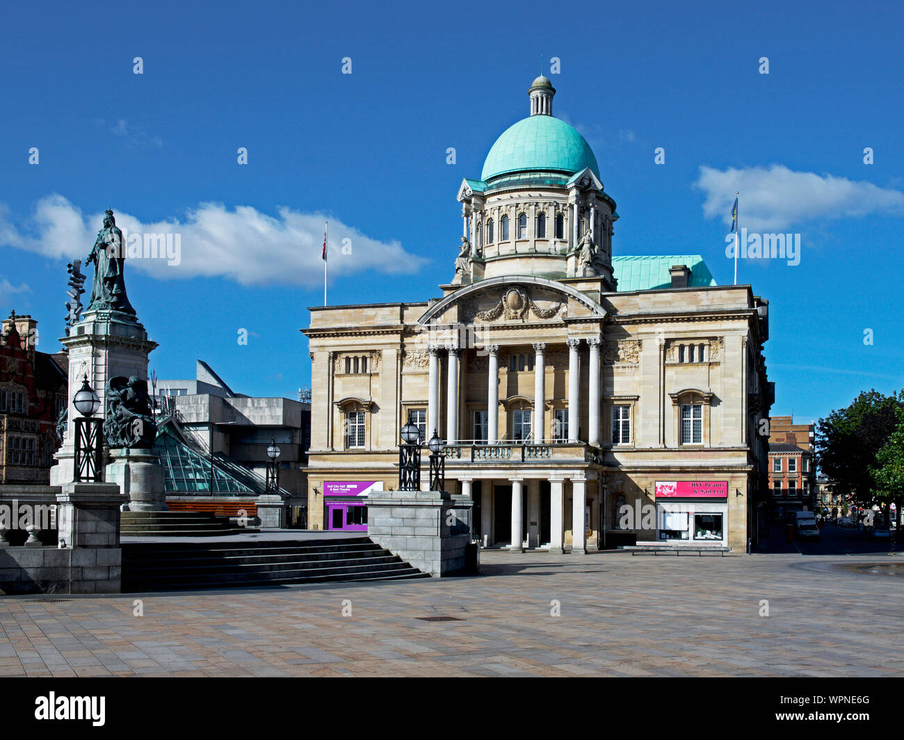 Queen Victoria Square Hull High Resolution Stock Photography and Images ...