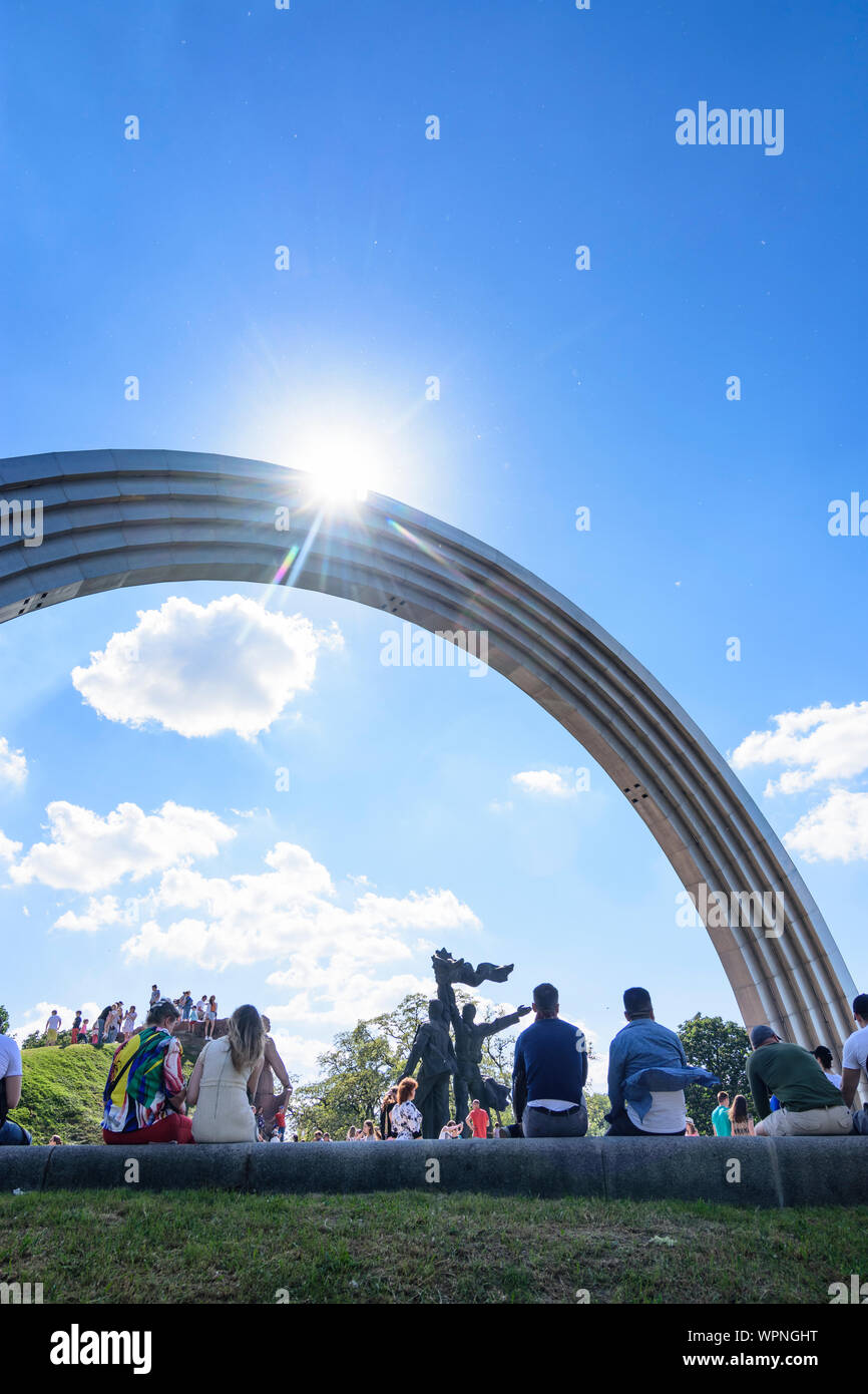 Kiev, Kyiv: People's Friendship Arch (Friendship of Nations Monument ...