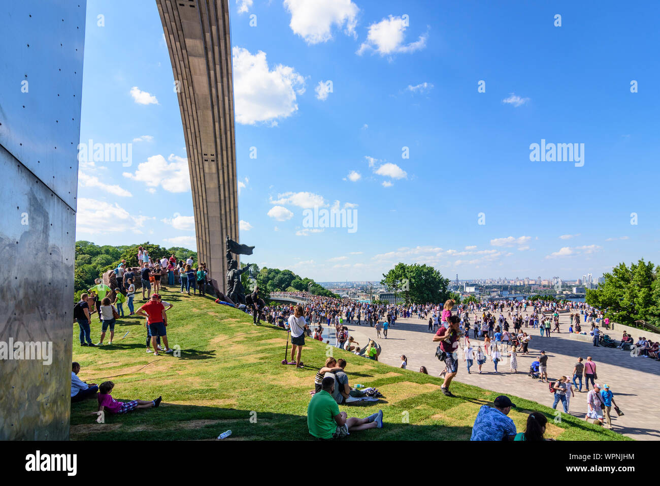 Kiev, Kyiv: People's Friendship Arch (Friendship of Nations Monument ...