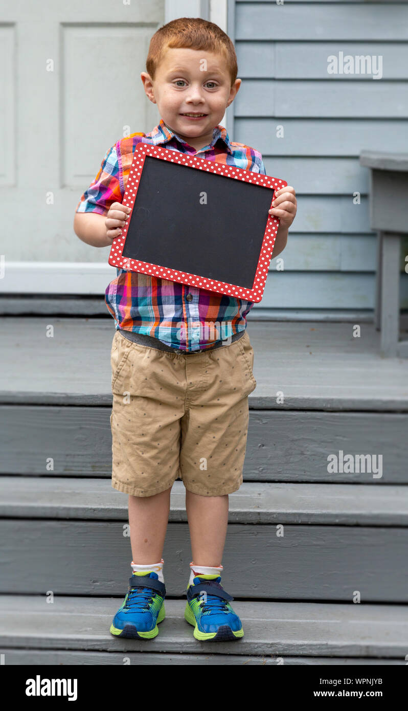Children school blackboard ideas hi-res stock photography and images ...