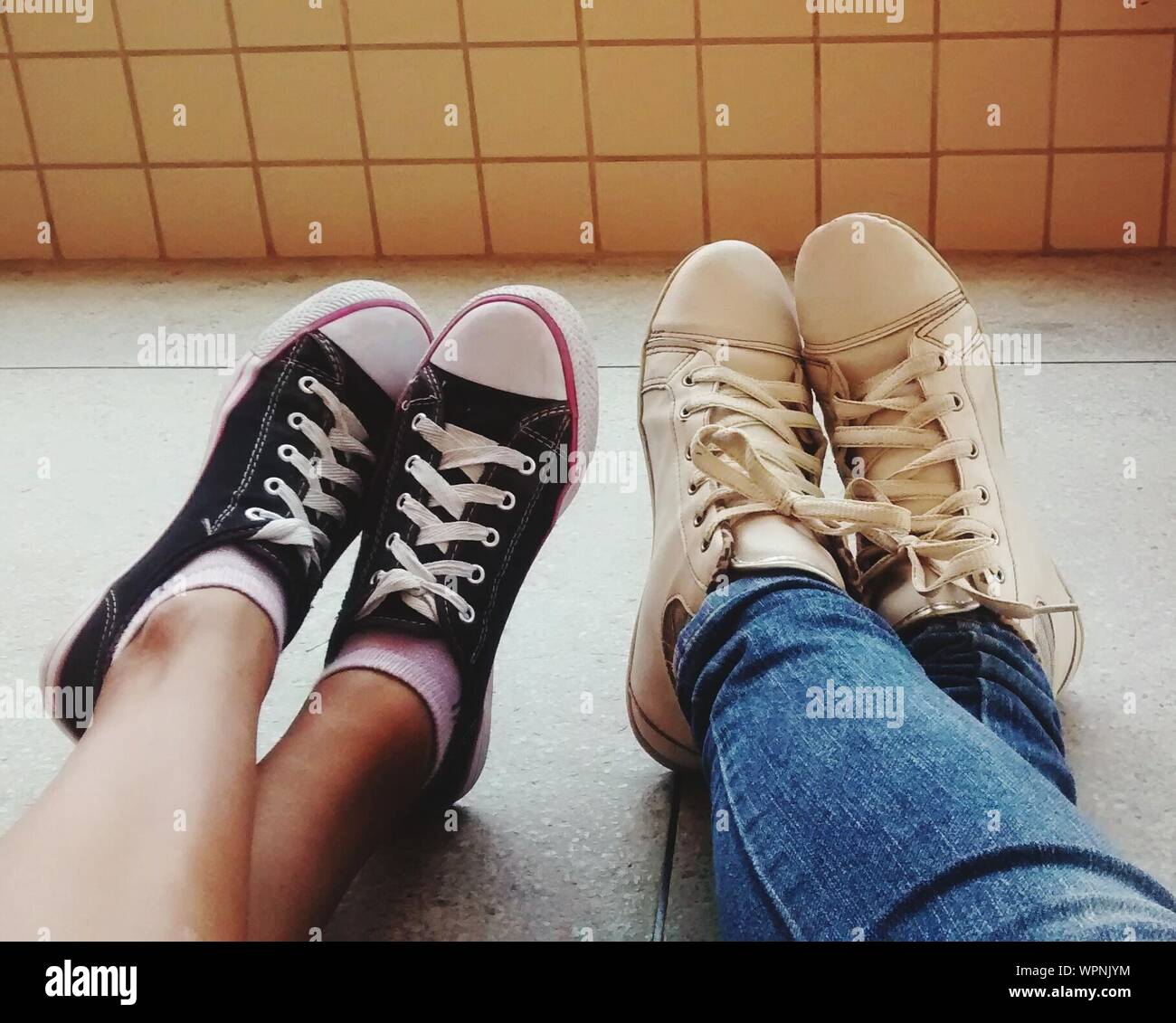 Two Men Legs Crossed High Resolution Stock Photography and Images - Alamy